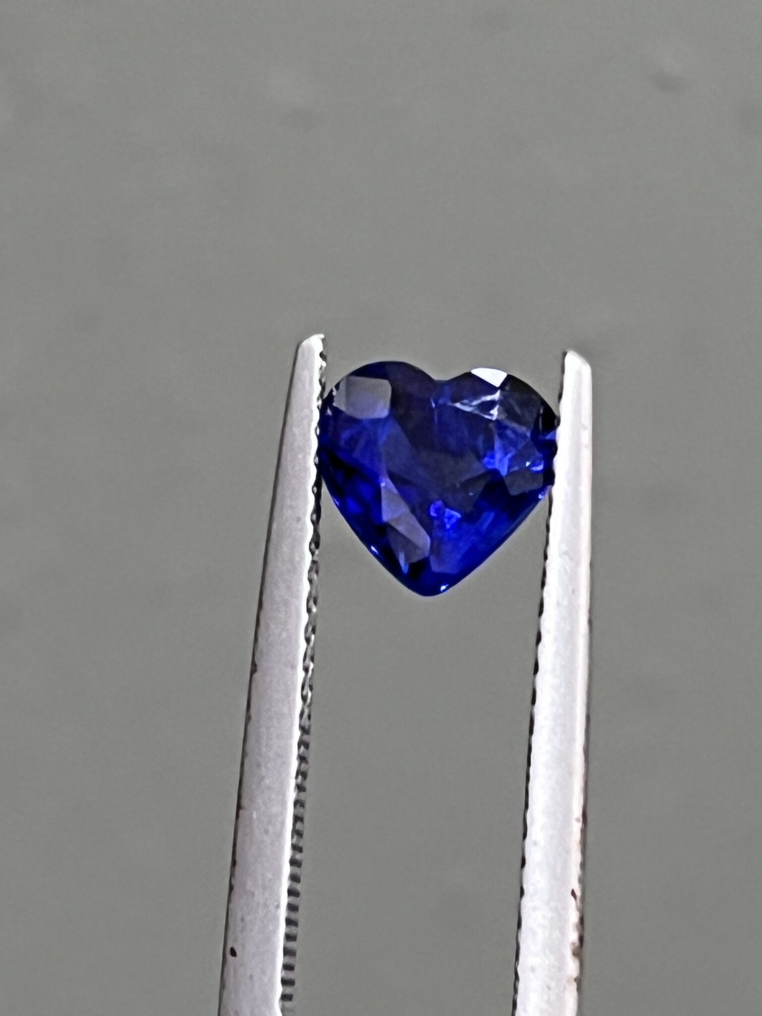 Royal Blue Sapphire – Heart Shape – Lihiniya Gems