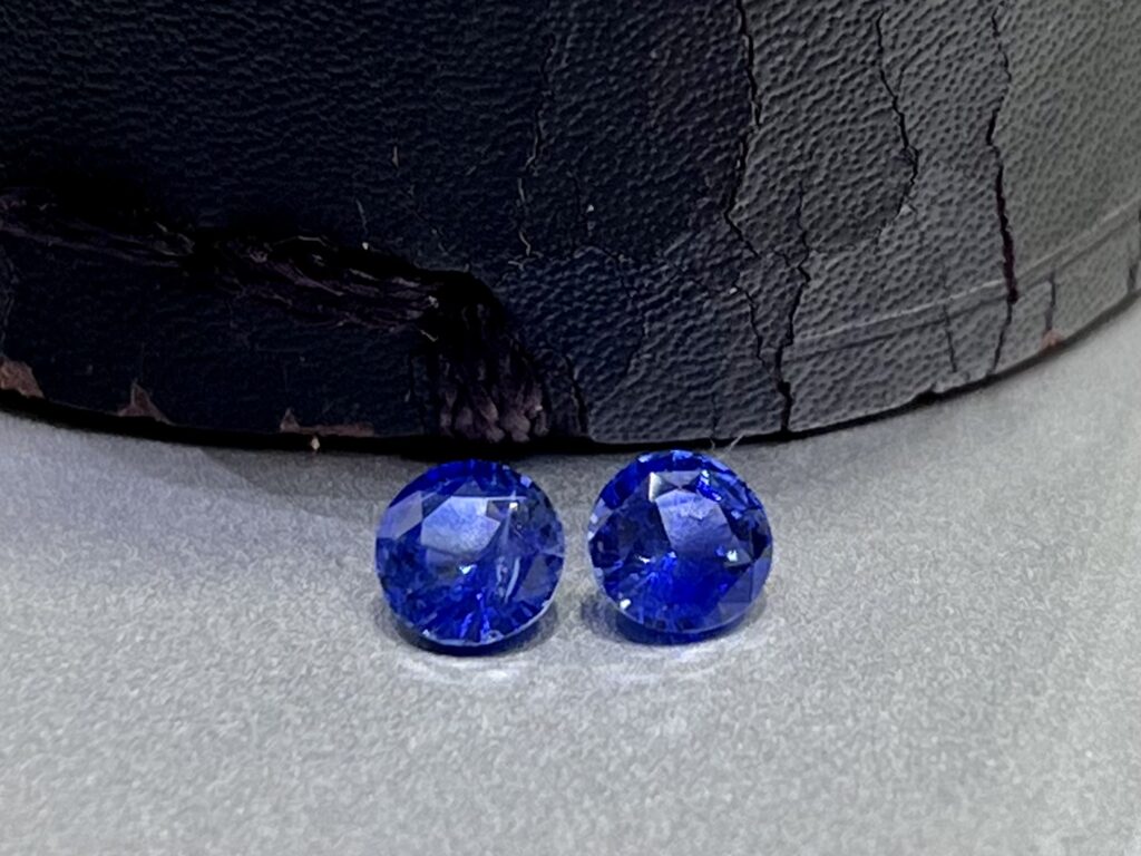Certified Royal Blue Sapphire PAIR – Lihiniya Gems