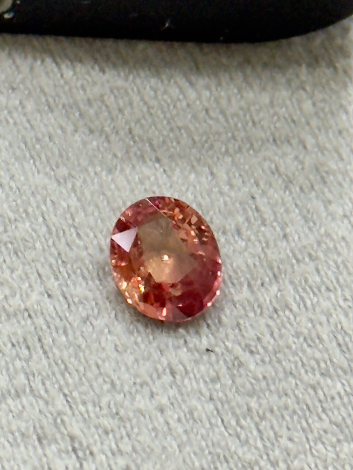 “Lankan Glow” Natural Padparadscha Sapphire – Lihiniya Gems